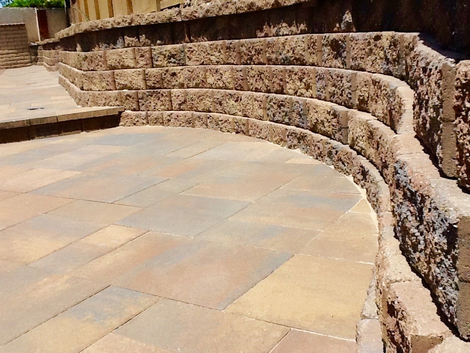 Aloha Pavers Inc. - Paver Walls
